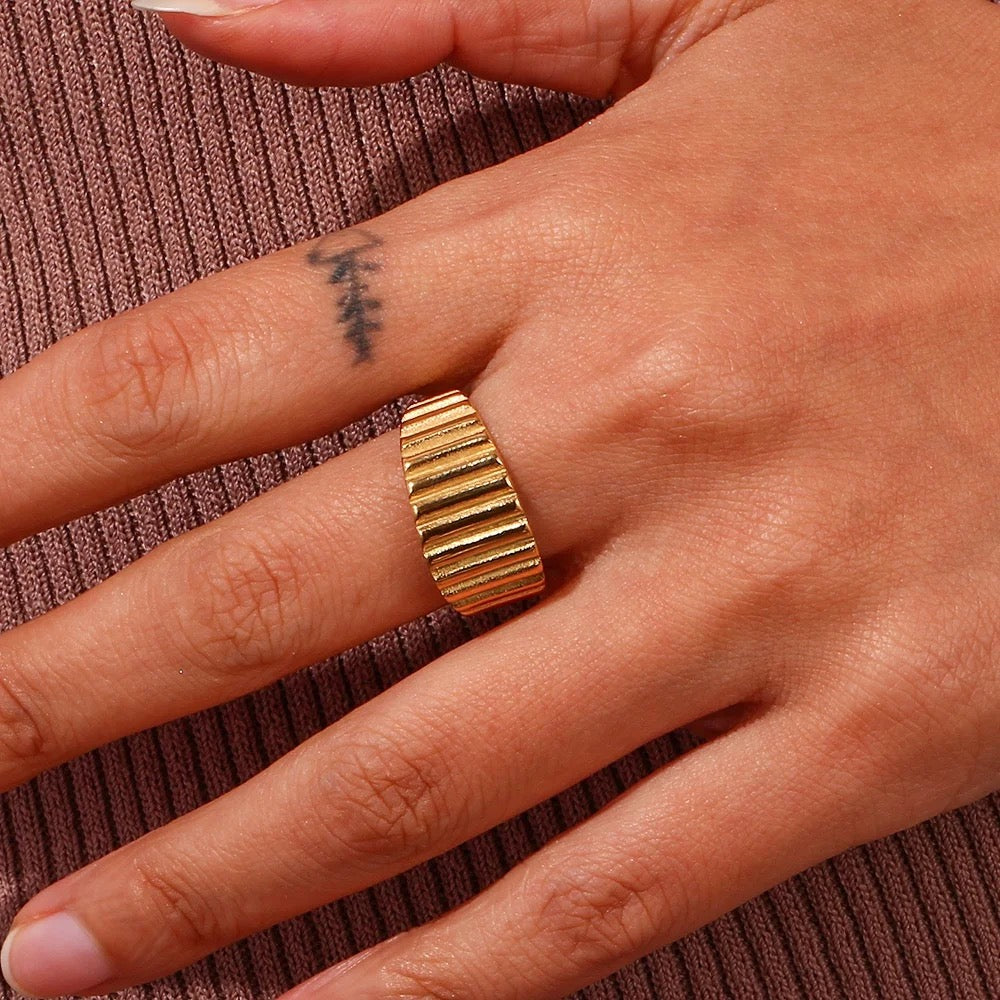 Golden Donna Ring – Sheerluxe Jewellery